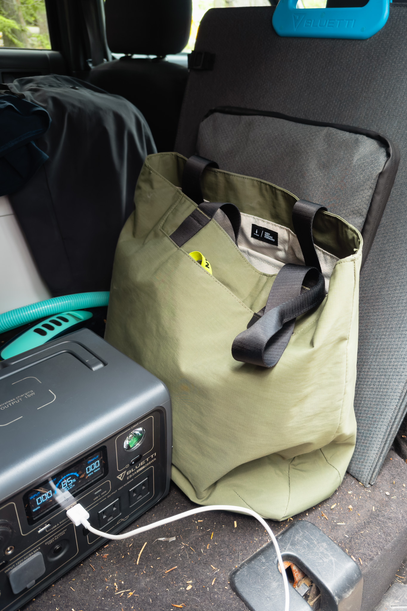 ALPAKA Flight Sling & Elements Tote Review for Camping & Travel